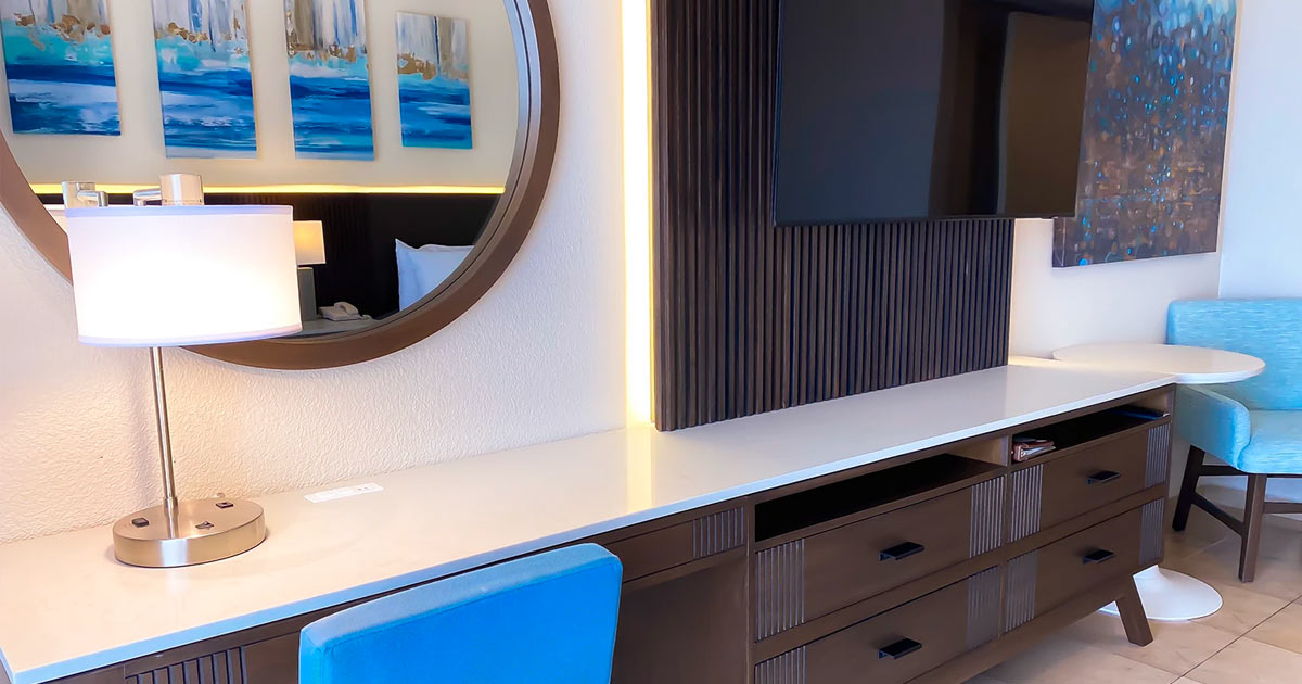 Junior Suite - Suites and Accommodations | The Royal Sea Aquarium Resort